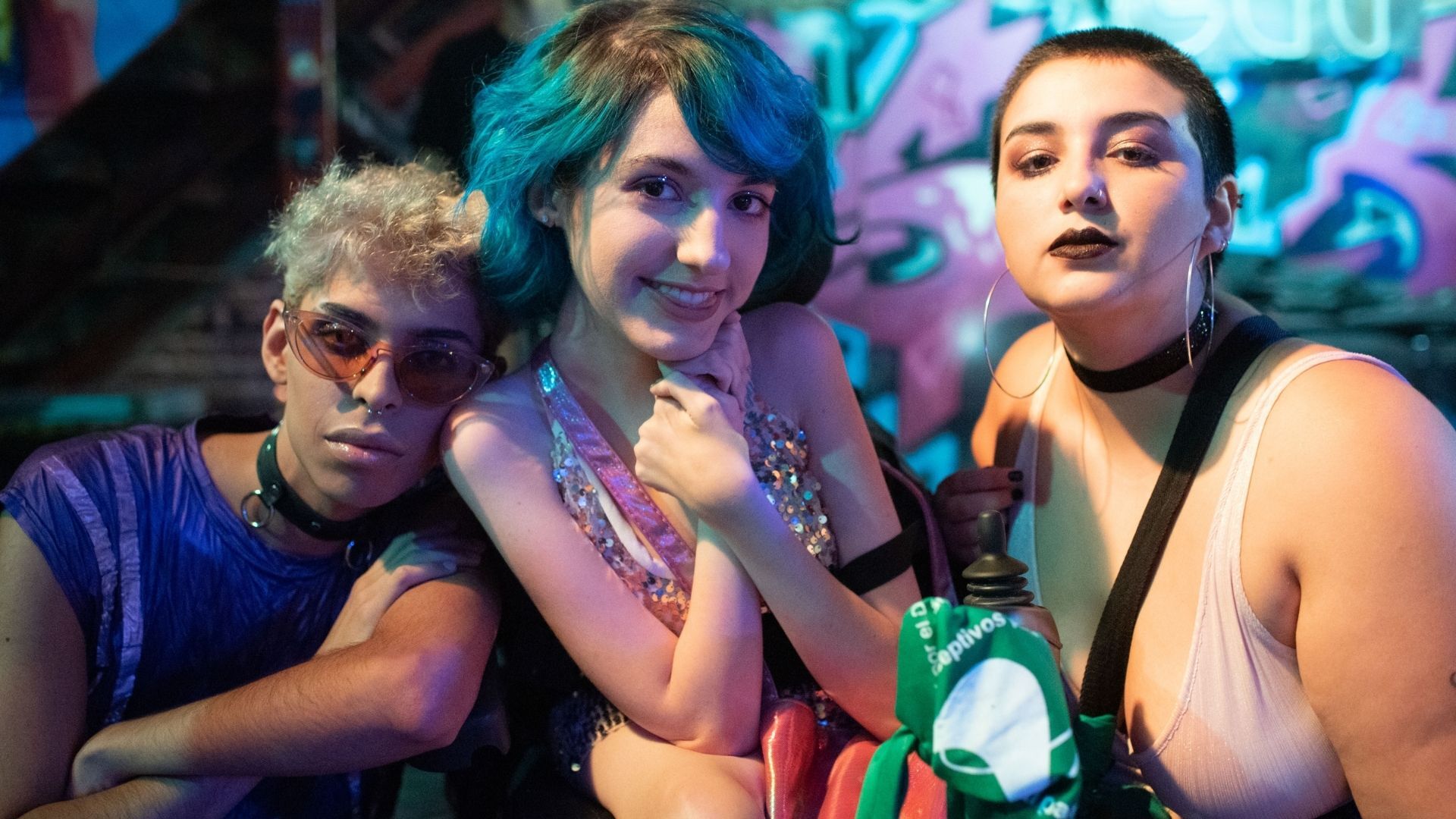 4 feet high | Digital productions ARTE